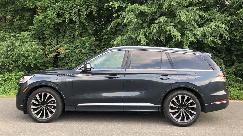 2020 Lincoln Aviator: the Luxury Life Gets a Plug-In Option | Drive Mode